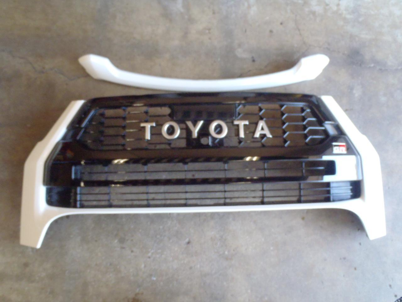 TOYOTA GUN125/ハイラックス GRスポーツ 後期純正フロントグリル+ボンネットガーニッシュ | カー用品 ボディパーツ グリルを通販で購入する | 中古カー＆バイク用品の販売なら ...