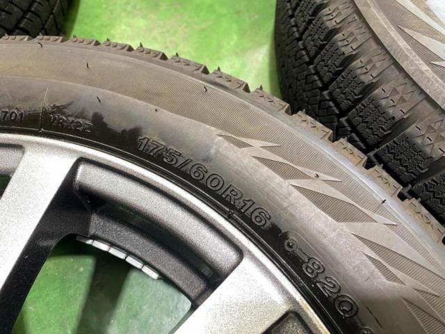 YOKOHAMA STANDARD WHEEL GRASS + BRIDGESTONE(ブリヂストン) BLIZZAK VRX2 175 ...