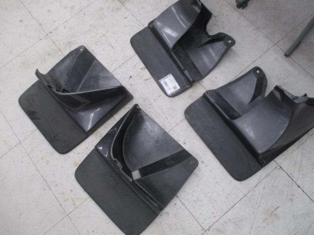 120 ランドクルーザープラド 純正マッドガード | 中古品 | アップガレージ 宮崎北店 | カー用品 その他(カスタム・チューニング ...