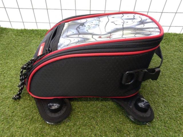 【DEGNER】デグナー 吸盤式タンクバッグ NB-117A 交換吸盤付き(レッドパイピング) | 中古品 | アップガレージ ライダース横浜瀬谷店 | バイク用品 ツーリング用品 バッグ ...