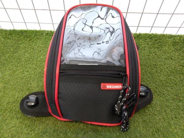 【DEGNER】デグナー 吸盤式タンクバッグ NB-117A 交換吸盤付き(レッドパイピング) | 中古品 | アップガレージ ライダース横浜瀬谷店 | バイク用品 ツーリング用品 バッグ ...