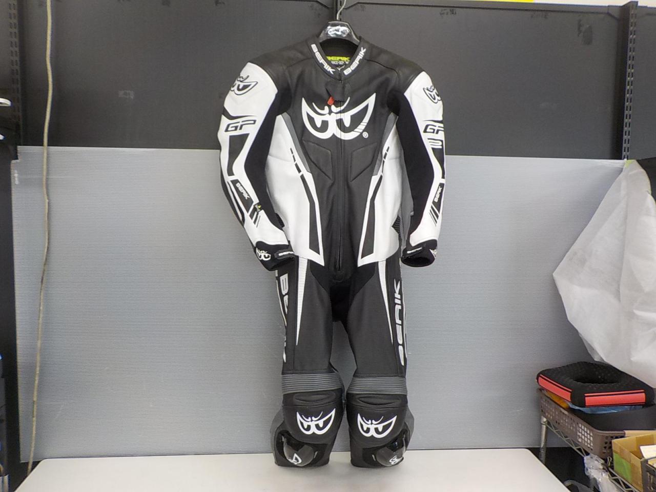 【サイズ:50】 BERICK Berik GP2 ワンピースレーシングスーツ ※JFA未公認 | 中古品 | アップガレージ 岡崎北店 ...