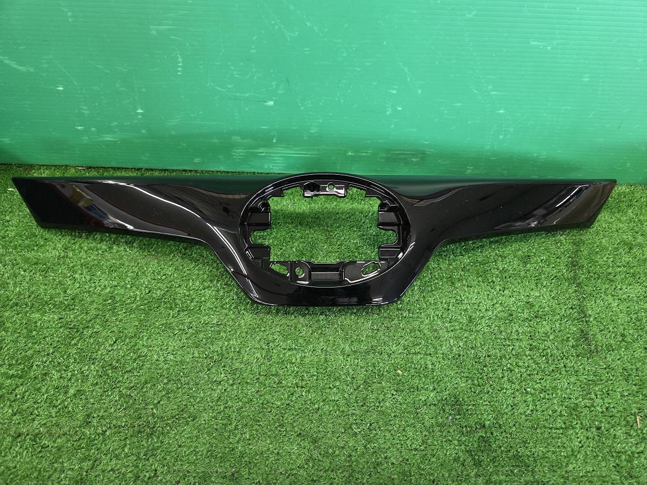 【トヨタ純正】(53111-12E90)フロントグリル 北米仕様 カローラスポーツ用 | 中古品 | アップガレージ 四日市店 | カー用品 ...