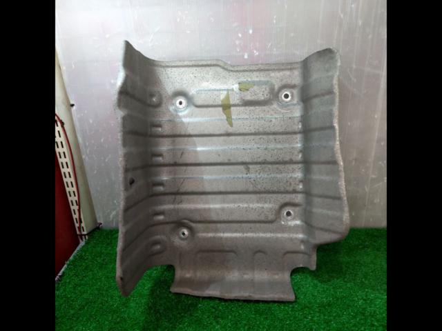 トヨタ SXE10/アルテッツァ マフラー回り ボディ側遮熱板 | 中古品 | アップガレージ 国立府中インター店 | カー用品 吸気・排気系 ...