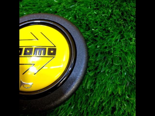 MOMO YELLOW ※ホーンボタンのみ | 中古品 | アップガレージ 千葉中央店 | カー用品 インテリア ステアリング関連を通販で購入 ...