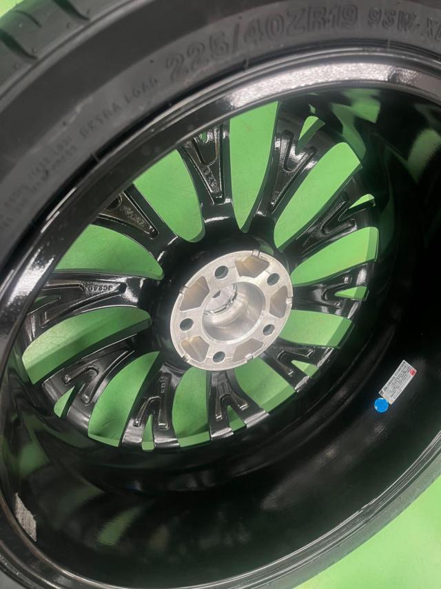 HOT STUFF PRECIOUS HS + WINRUN R330 | 中古品 | アップガレージ 圏央厚木インター店 | カー用品 タイヤホイールセット 19インチタイヤホイールセットを ...