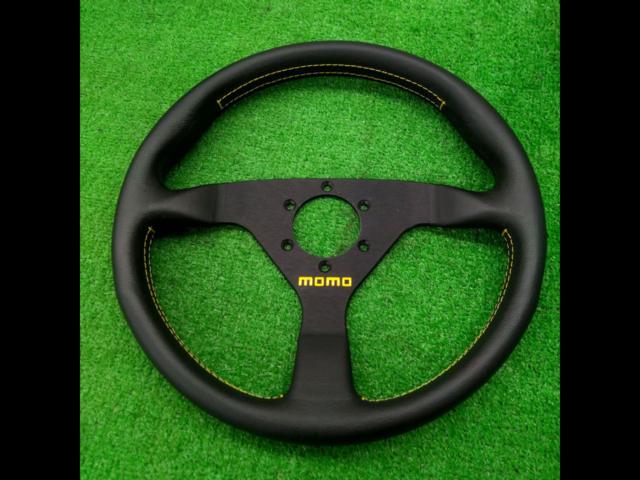 【MOMO】VELOCE RACING 320mm | 中古品 | アップガレージ 姫路店 | カー用品 インテリア ステアリングを通販で購入 ...