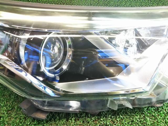TOYOTA C-HR ZYX10 前期 純正 ハロゲン ヘッドライト 運転席側のみ | 中古品 | アップガレージ 宇都宮店 | カー用品 ...