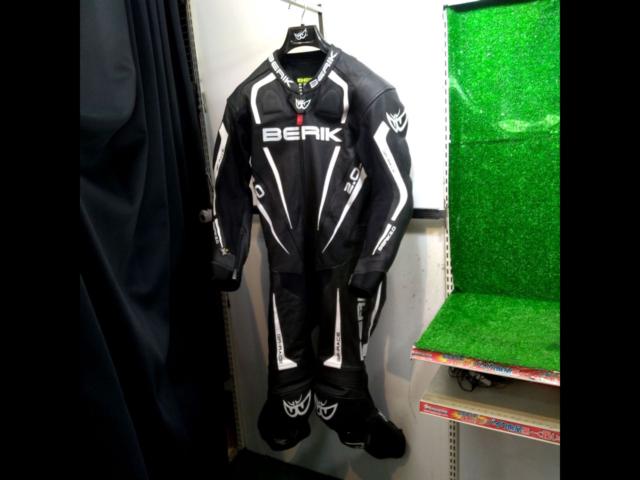サイズ50 BERIK GP-RACE 2.0 レーシングスーツ MFJ公認 | 中古品 | アップガレージ ライダースナップス相模原橋本店 ...