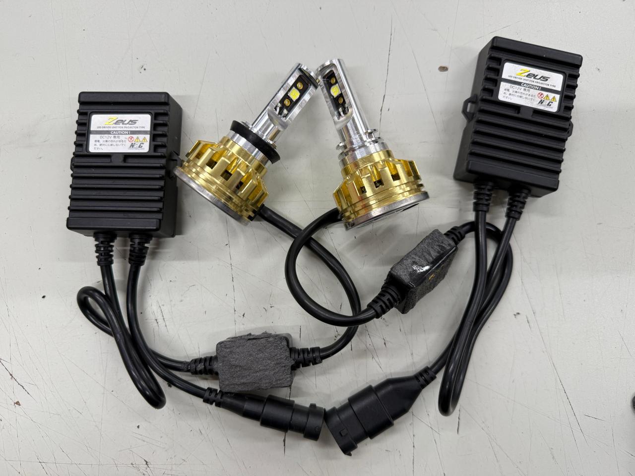 Zeus LEDバルブ ホワイト H8/H11/H16 | 中古品 | アップガレージ 豊田梅坪店 | カー用品 バルブ・HID LEDバルブ ...