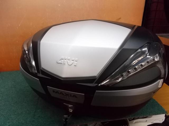 GIVI(ジビ) MAXIMA V56 モノキーリアボックス 汎用 | 中古品 | アップガレージ ライダースナップス前橋インター店 ...