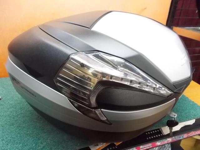 GIVI(ジビ) MAXIMA V56 モノキーリアボックス 汎用 | 中古品 | アップガレージ ライダースナップス前橋インター店 ...