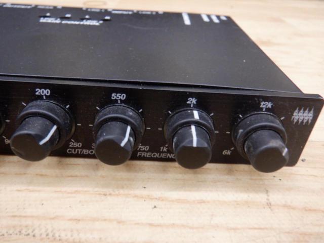 KICKER KQ5 シグナルプロセッサー | 中古品 | アップガレージ 福岡博多店 | カー用品 アンプ イコライザーを通販で購入する ...