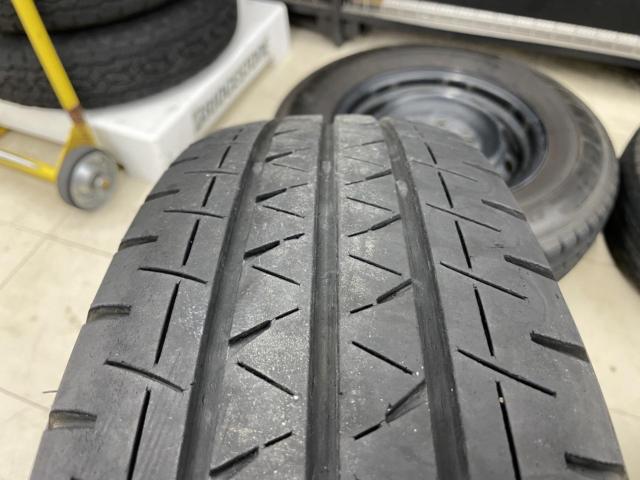 Toyota genuine Hiace 200 system genuine wheel + YOKOHAMA BluEarth RY55 ...