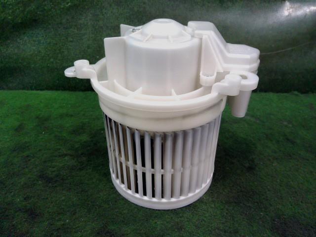 ヒーターブロアモーター（デイズルークス） 純正パーツ その他電装系 27220-6A00K | カー用品 電装系 その他電装系を通販で購入する | 中古カー＆バイク用品の販売ならアップガレージ