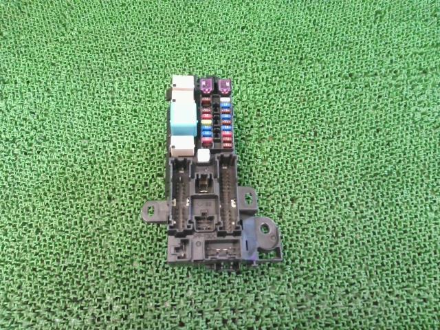 SUMITOMO ヒューズボックス（タントエグゼ） 純正パーツ その他電装系 82600-B2280 | カー用品 電装系 その他電装系を通販 ...