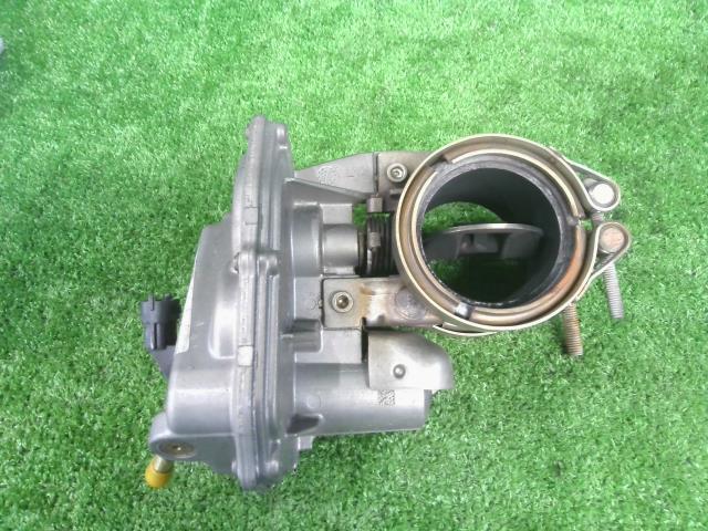 排気シャッター(大型車用)（キャンター） 純正パーツ マフラー関連 QC000397 | カー用品 吸気・排気系 マフラー関連を通販で購入する ...