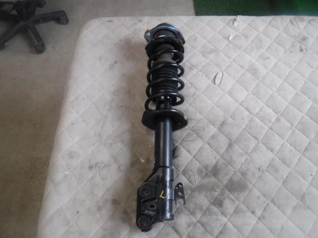 左Fストラット（ムーヴ） 純正パーツ サスキット 48520-B2562 | カー用品 足まわり サスキットを通販で購入する | 中古カー ...