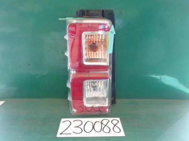 トウカイ 左テールランプ（ウェイク） 純正パーツ テールレンズ 81560-B2610 | カー用品 ボディパーツ テールレンズを通販で購入 ...