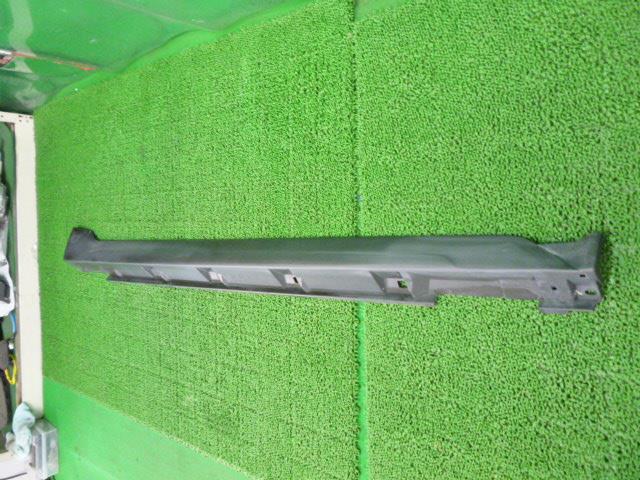 右サイドステップ（XV） 純正パーツ サイドエアロ 91112FJ141 | カー用品 ボディパーツ サイドエアロを通販で購入する | 中古 ...