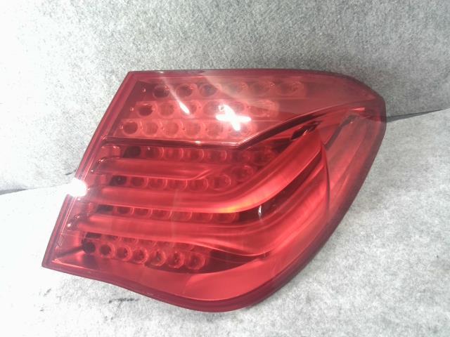 右テールランプ（BMW 7シリーズ） 純正パーツ テールレンズ 63217182198 | カー用品 ボディパーツ テールレンズを通販で購入 ...