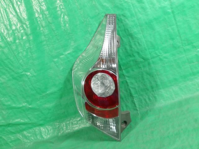 スタンレー 左テールランプ（アクア） 純正パーツ テールレンズ 81560-52696 | カー用品 ボディパーツ テールレンズを通販で購入 ...