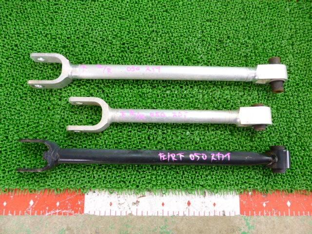 左Rロアアーム（スカイライン） 純正パーツ その他足まわり 55120-1MA0D,551B0-1MA1B,551A0-1MA0D | 中古品 ...