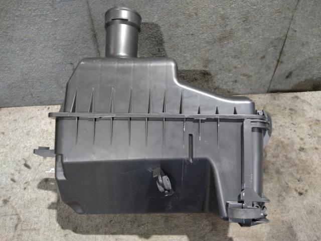 エアクリーナーASSY（ハイエース） 純正パーツ エアクリーナー 17700-75550 | 中古品 | 菅野商事 | カー用品 吸気・排気系 ...