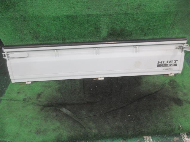 Rアオリ（ハイゼット） 純正パーツ その他ボディパーツ 65701-B5010 | カー用品 ボディパーツ その他ボディパーツを通販で購入する ...